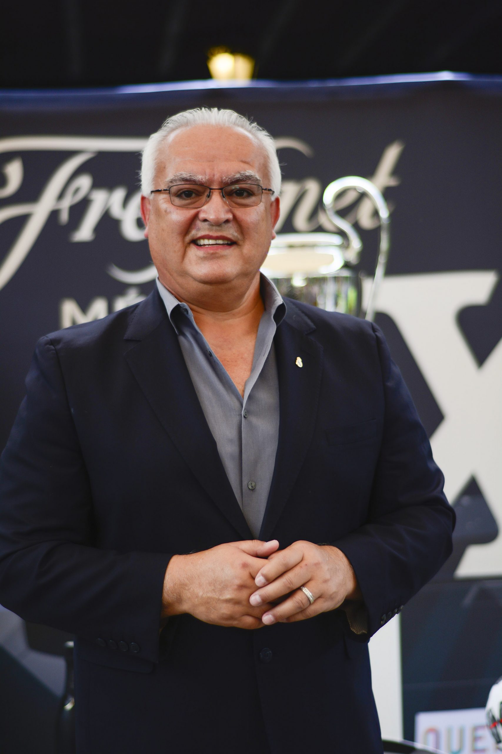 Luis Omar Tapia - Siete Foto